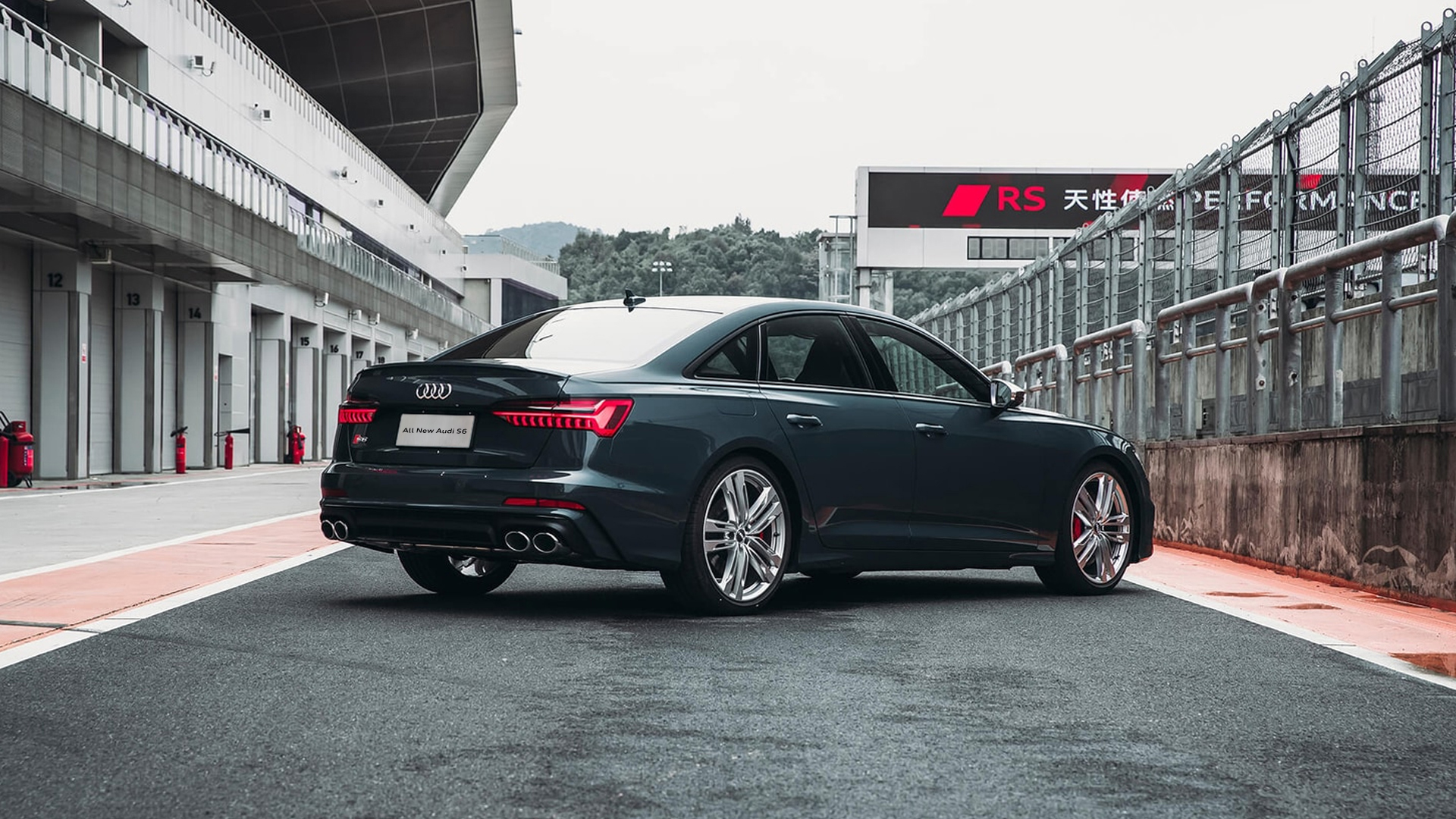 奥迪 S6 Limousine
